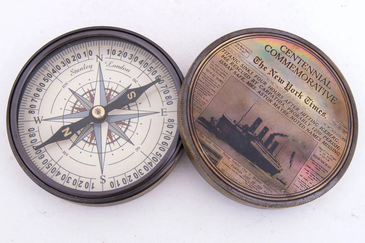 Titanic compass with metal cover and silkscreen. Deco | batela1991